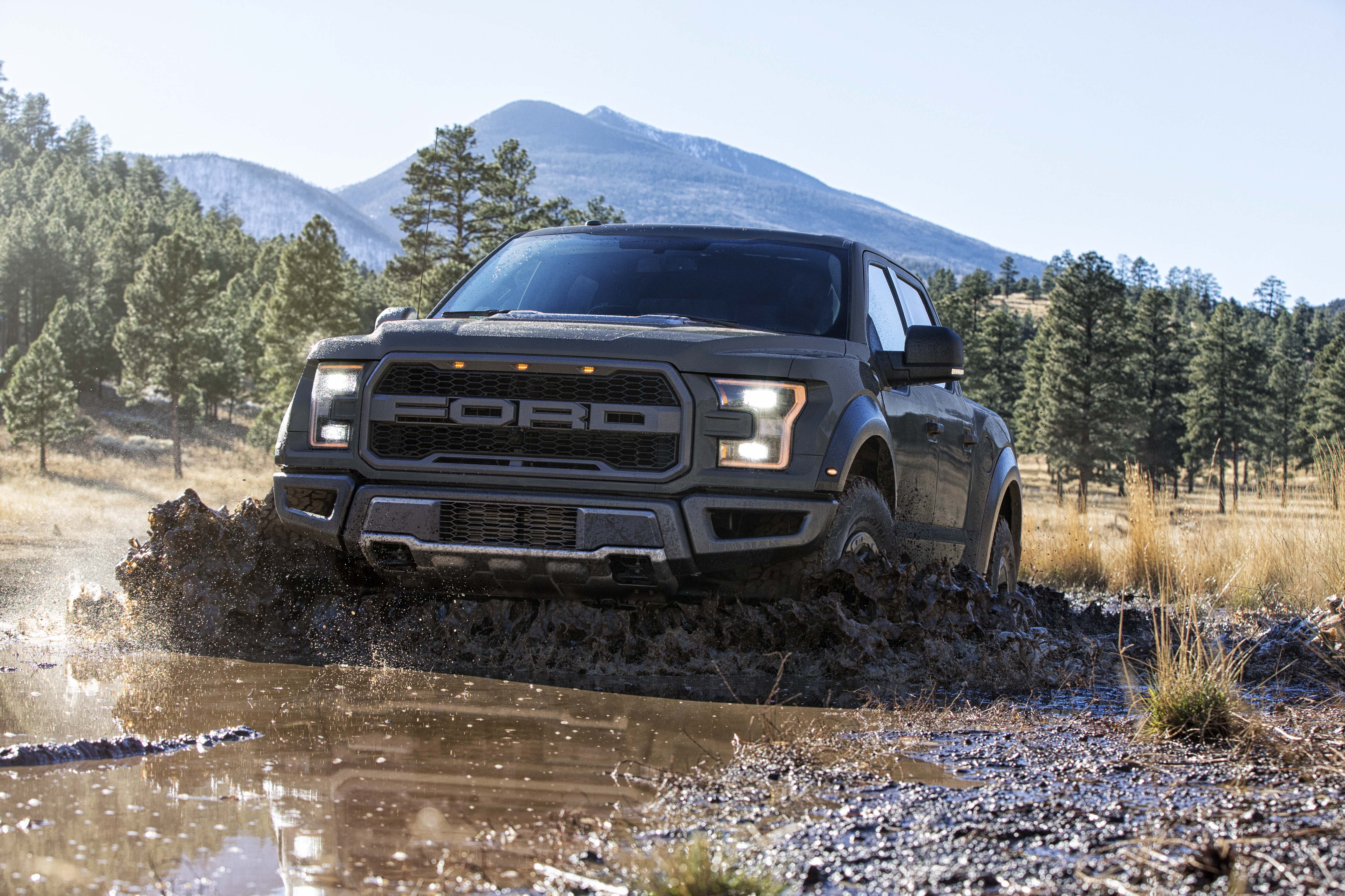 Explore the new 2019 Ford F-150 Raptor | Advantage Ford Calgary