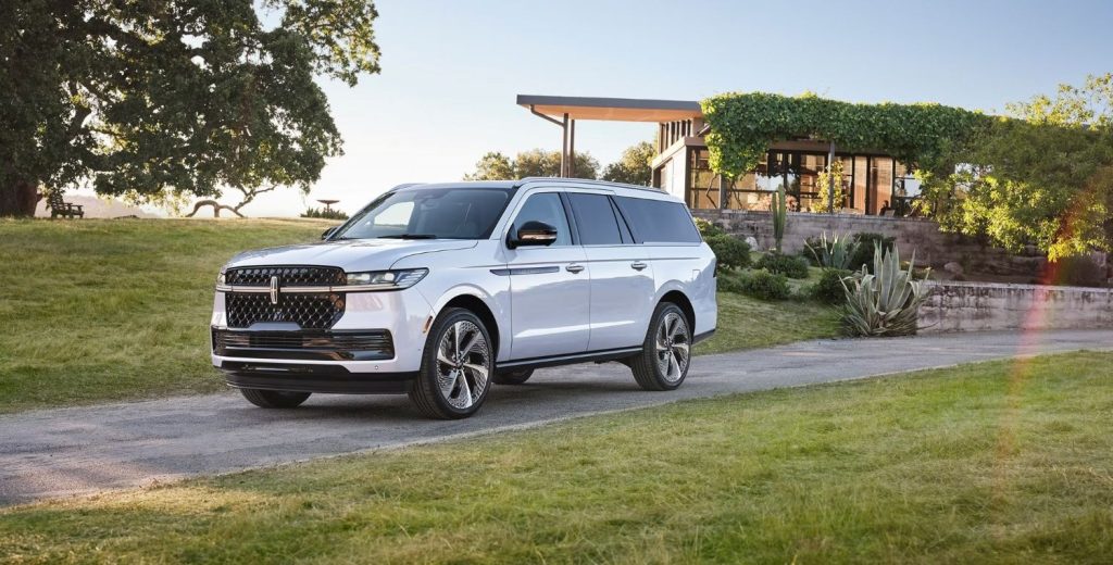 2026 Lincoln Navigator Review: Price, Photos, and Specs
