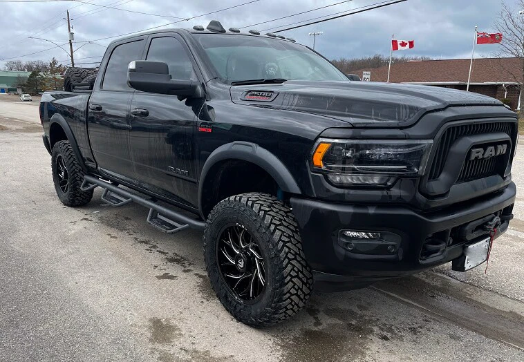 Shop Vehicle Accessories | Manitoulin Chrysler in Ontario