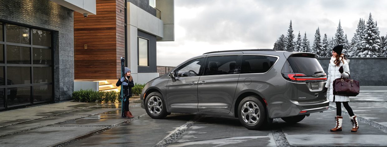 2023 Chrysler Pacifica | McKinstry Chrysler in Dryden, ON
