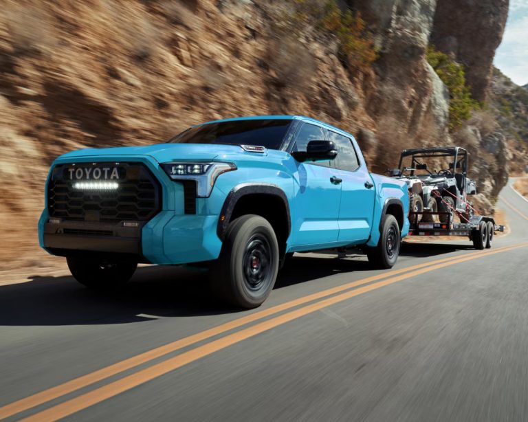 2026 Toyota Tundra vs. 2026 Toyota Tundra Hybrid | Squamish Toyota
