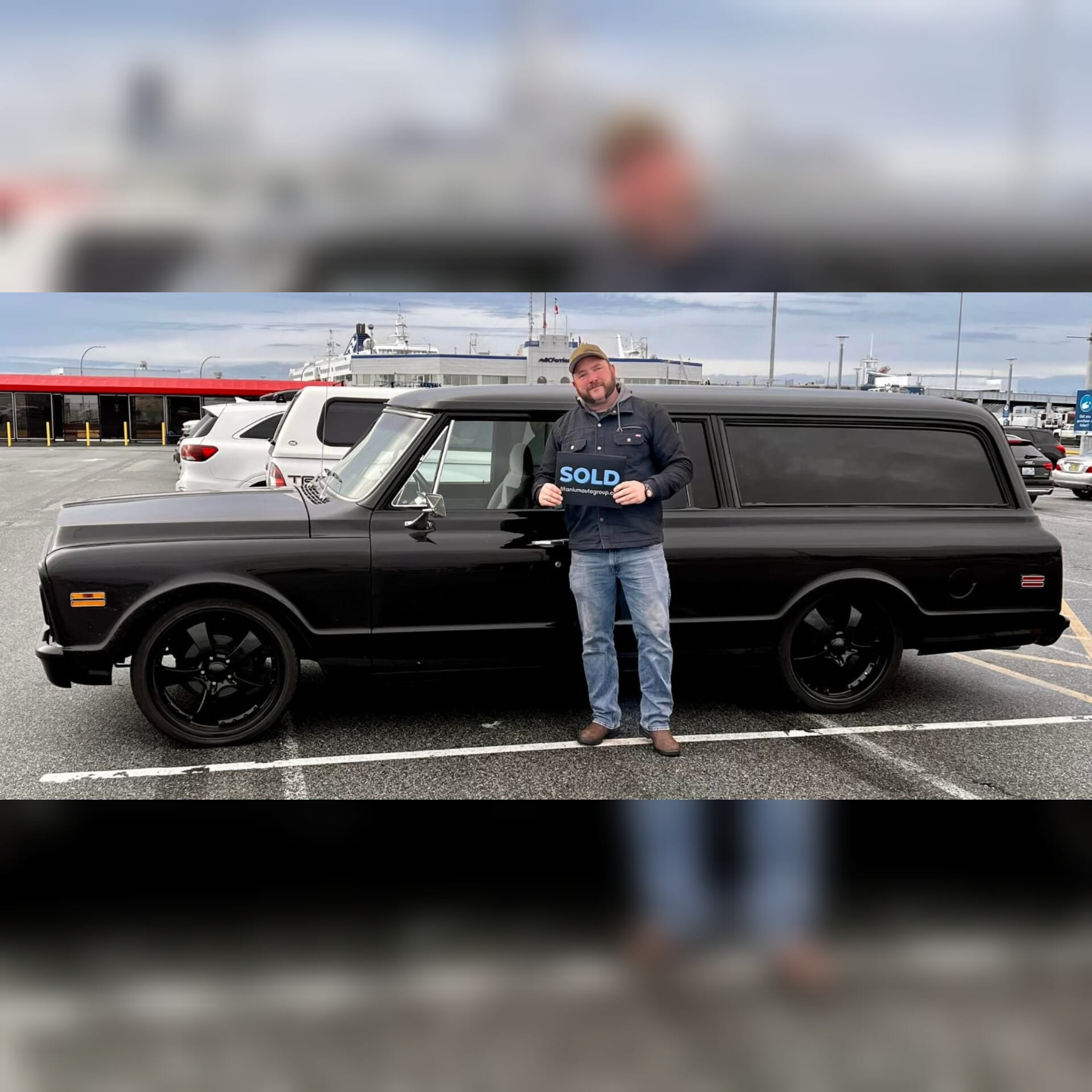 JR - Chevrolet Suburban - Titanium Autogroup